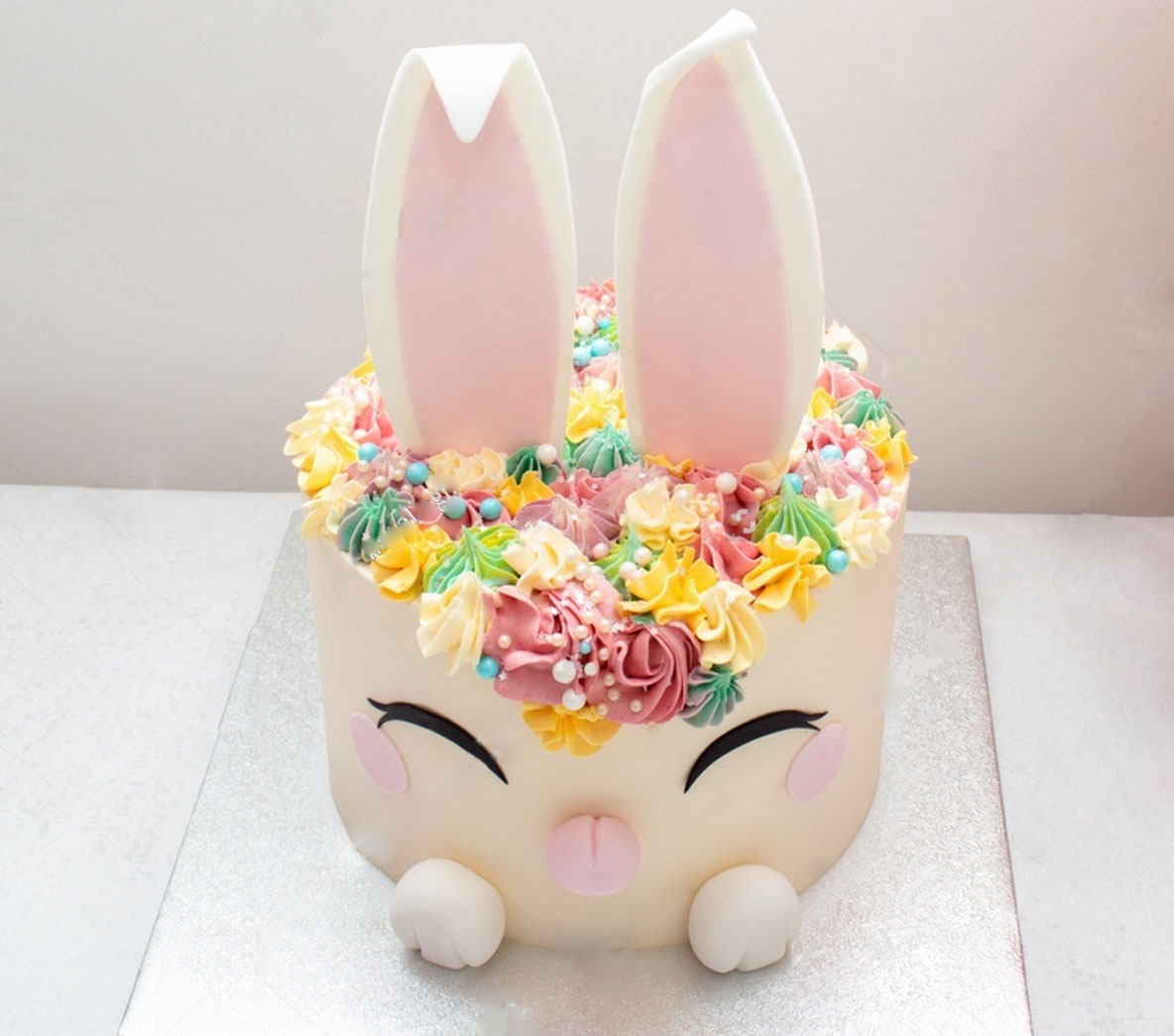 Clase de torta de conejo para Pascuas con cremas Rich's